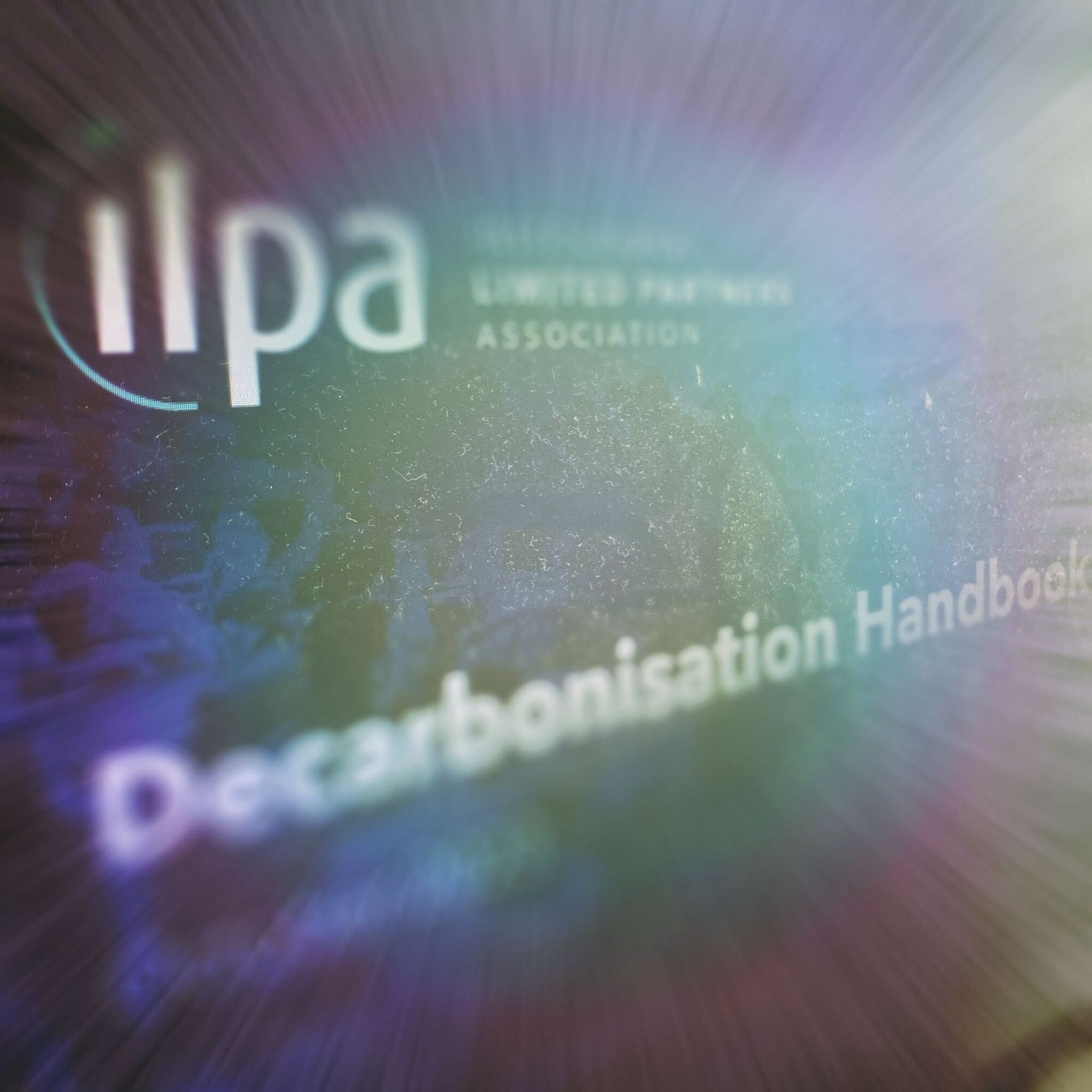 In brief: A handbook for limited partners on decarbonisation